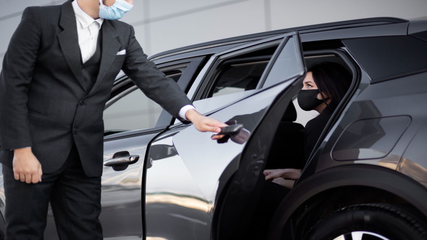 Experience Luxury with SUV Taxi in Thailand | TaxiSabai Prices